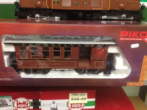 Piko 38614 PRR Combine Car/Chalk Garden Rail