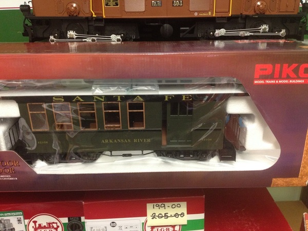 Piko 38612 Santa Fe Combine Car/Chalk Garden Rail